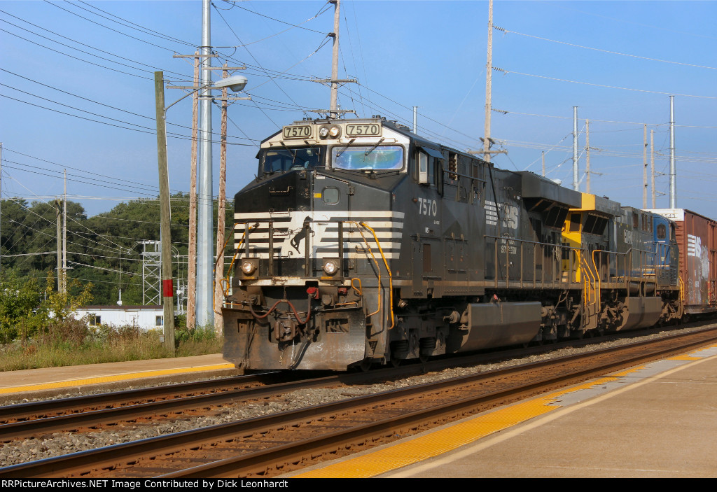 NS 7570
